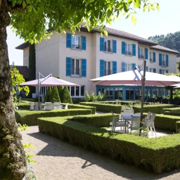 HÃ´tel La Pyramide Ã Vienne avec restaurant